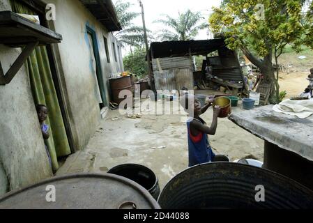 Slums in Abidjan, Ivory Coast Stock Photo - Alamy