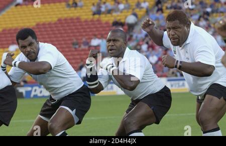 Fiji's perform the Cibi before their rugby union international match ...