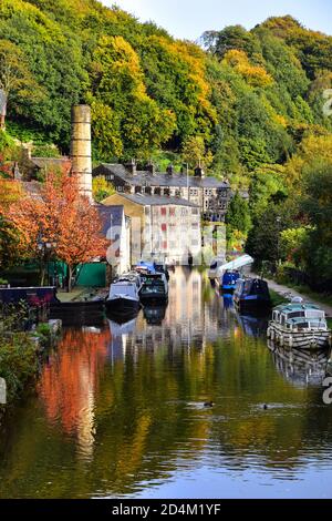Autumn Reflections, Rochdale Canal, Hebden Bridge Stock Photo - Alamy