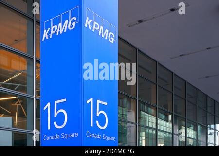 kpmg headquarters 15 canada square canary wharf London England UK Stock ...