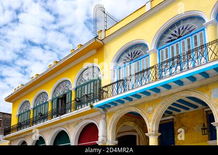 Traditional Colonial House Havana Cuba Stock Photo - Alamy
