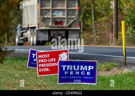 Turbotville, United States. 10th Oct, 2020. Trump re-election yard ...