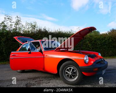 A red 1979 MG MGB GT Stock Photo - Alamy