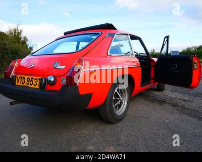 A red 1979 MG MGB GT Stock Photo - Alamy