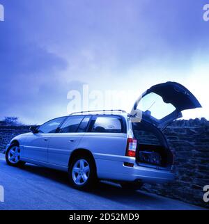 Vauxhall Omega estate car 2000 Stock Photo - Alamy
