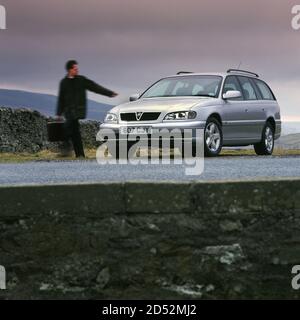 Vauxhall Omega estate car 2000 Stock Photo - Alamy