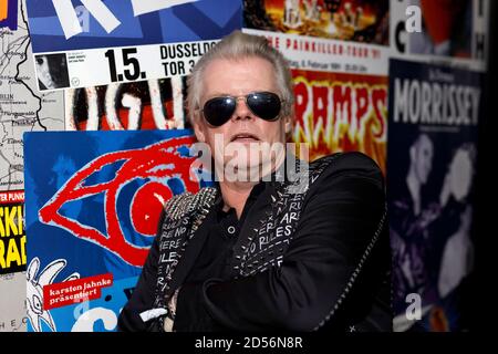 Neal X from Sigue Sigue Sputnik live at Abbey Road Studios. London ...