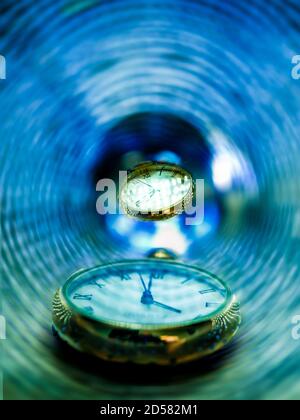 Relojes marcando el tiempo Stock Photo - Alamy