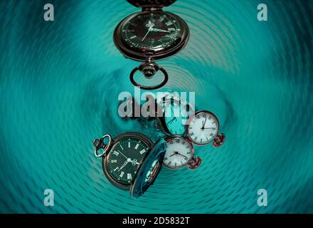 Relojes marcando el tiempo Stock Photo - Alamy