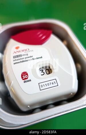 Umeclidinium Vilanterol inhaler powder Stock Photo - Alamy
