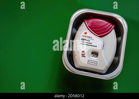 Umeclidinium Vilanterol inhaler powder Stock Photo - Alamy