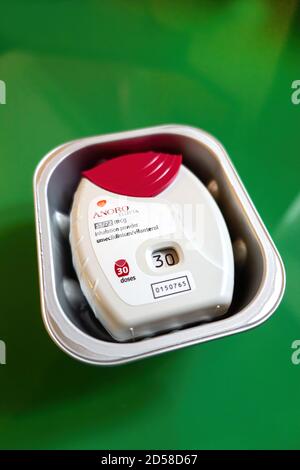 Umeclidinium Vilanterol inhaler powder Stock Photo - Alamy