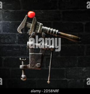 Vice Vise Vintage Antique grey metal vice with ratchet mole grips ...