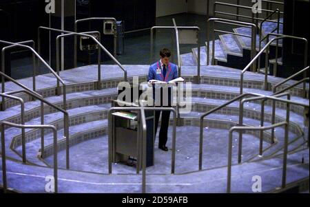 Open Outcry Trading at LIFFE - The London International Financial ...