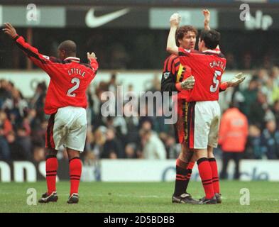 L-R: DES LYTTLE, NOTTINGHAM FOREST. MARK FLATTS, ARSENAL Stock Photo ...