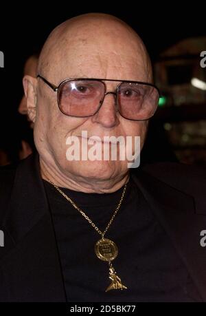 Hollywood film actor Rod Steiger arrives at London Airport from New ...