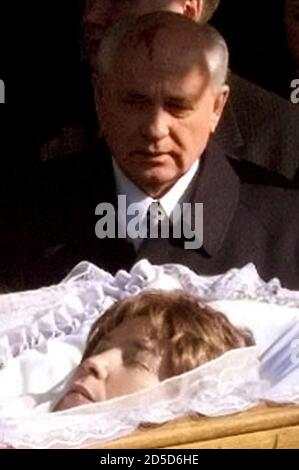 Mikhail Gorbachev and his wife Raisa on the 10.00 train to Bristol ...