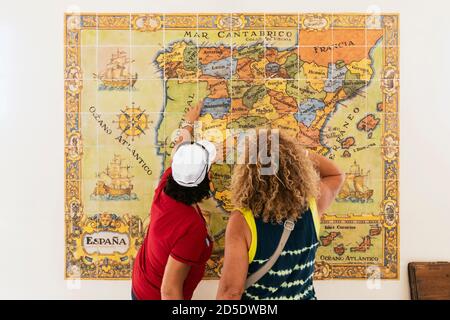 Map showing the Spanish provinces of Leon and Castille at the time of ...