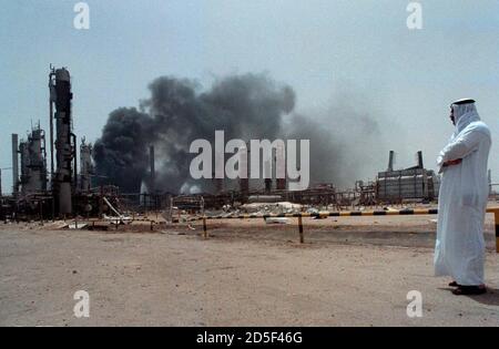 Mina Al Ahmadi Refinery and oil exporting terminal, 45 km south of ...