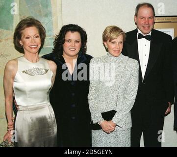 THE MARY TYLER MOORE SHOW, from left: Mary Tyler Moore, Gerald ...