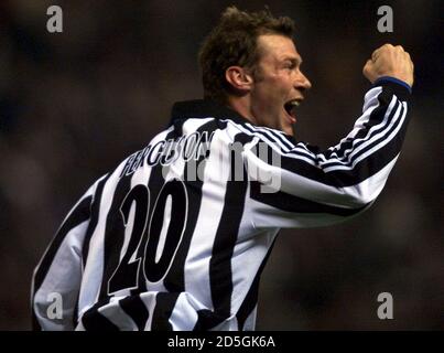 DUNCAN FERGUSON NEWCASTLE UNITED FC 20 February 2000 Stock Photo - Alamy