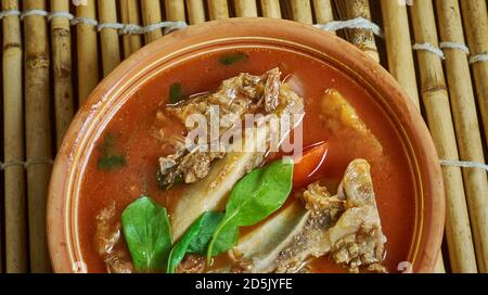 Marathi Tambda Rassa, authentic Kolhapuri non vegetarian red curry dish ...