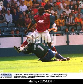 Sheffield Wednesday goalkeeper Kevin Pressman leaving the pitch after ...