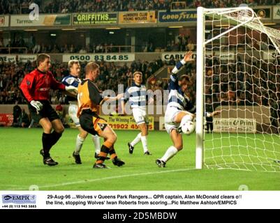 ALAN MCDONALD QUEENS PARK RANGERS FC 02 November 1994 Stock Photo - Alamy