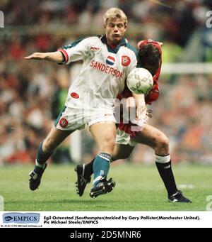 Soccer Southampton v Manchester United. Egil Ostenstad beats Schmeichel ...
