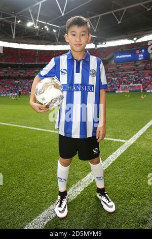 The Sheffield Wednesday mascot at Wembley Stadium with Barney Owl (left ...
