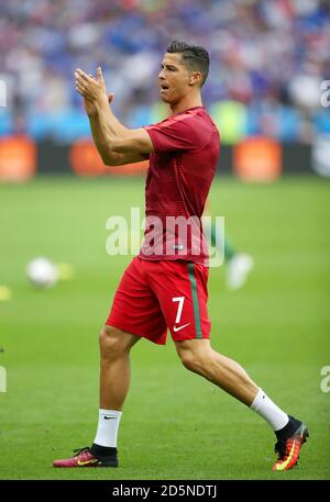 Portugal's Cristiano Ronaldo applauds fans after the Nations League ...