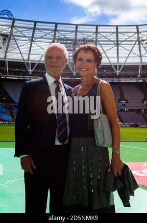 David Gold and fiance Lesley Manning at London Stadium prior to kick ...