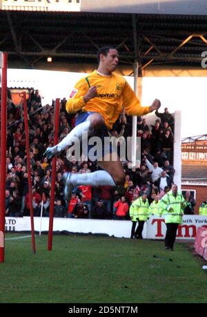 Nottingham Forest Nathan Tyson celebrates his goal Stock Photo - Alamy