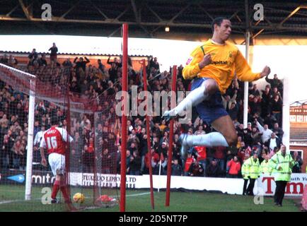 Nottingham Forest Nathan Tyson celebrates his goal Stock Photo - Alamy
