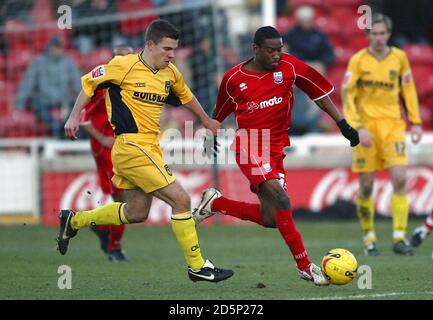 Rushden & Diamonds' Tyrone Berry and Oxford United's Ben Weedon Stock ...