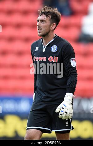 Rochdale goalkeeper Josh Lillis Stock Photo - Alamy