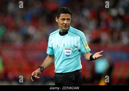 Alireza Faghani, referee Stock Photo - Alamy