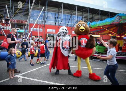 Mascots Sir Valiant and Robyn at Charlton Athletic's family fun day ...