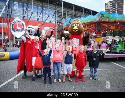 Mascots Sir Valiant and Robyn with young fans at Charlton Athletic's ...