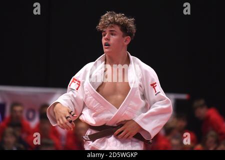 Wales' Morgan Daly and England's Max Greggory compete in the Mens Final ...