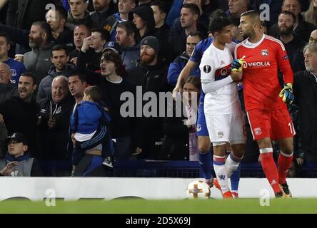 Lyon Goalkeeper Anthony Lopes (left Stock Photo - Alamy