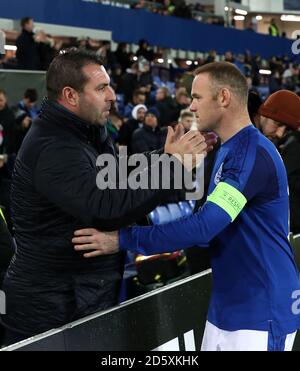 Everton's David Unsworth and Wayne Rooney celebrate at the end Stock ...