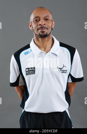 Umpire Ian Fuller Stock Photo - Alamy