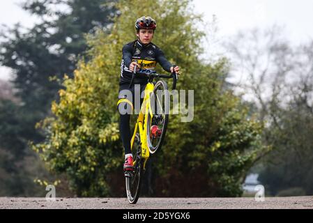 Cyclist Tom Piddock displays tricks on his bike in Leeds Stock Photo ...