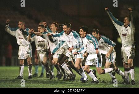 Scunthorpe United players celebrate victory Stock Photo - Alamy