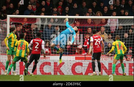 Brentford's goalkeeper Luke Daniels makes a save Stock Photo - Alamy