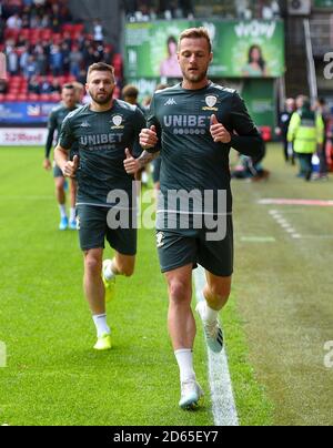 Leeds United's Liam Cooper warms up ahead of the match Stock Photo - Alamy