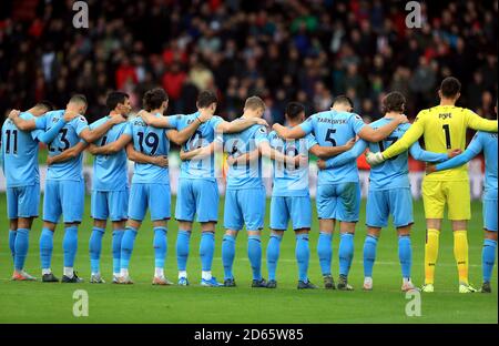 Players line up prior to kick off during the Emirates FA Cup, Third ...