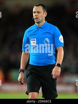 Referee Stuart Attwell Stock Photo - Alamy