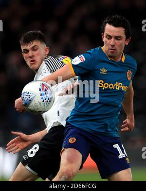 Hull City's George Honeyman (right) and Derby County's Jason Knight ...